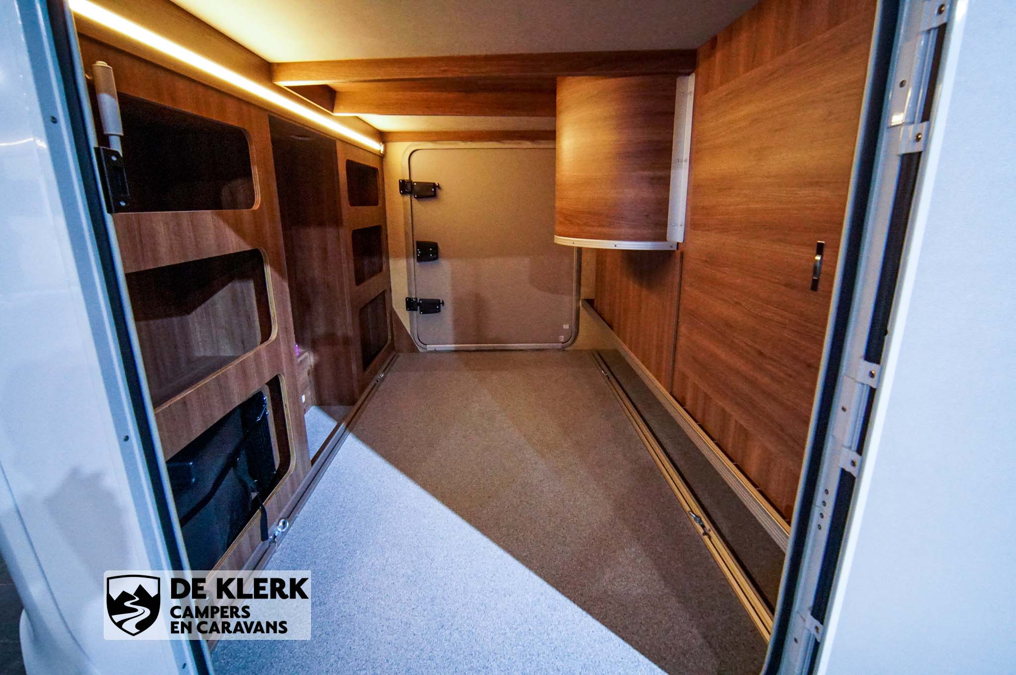 Knaus Sun i 900 Leg garage