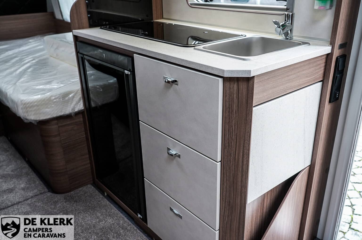 Voorzien van Compacte keuken